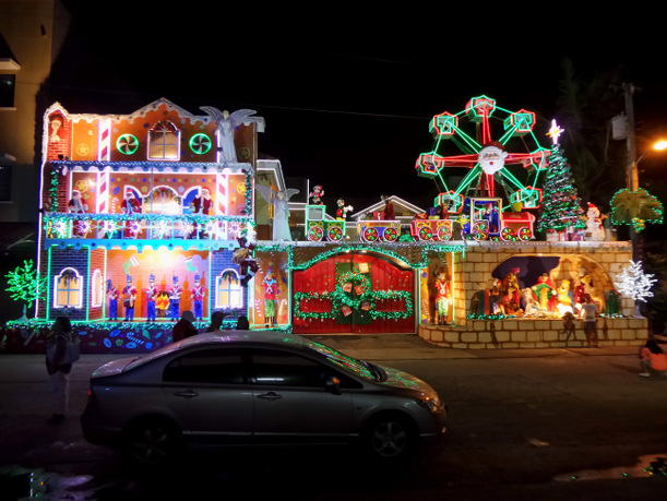 Christmas Displays in Bacolod – Jerry Sy’s house. – The Bacolod Food ...